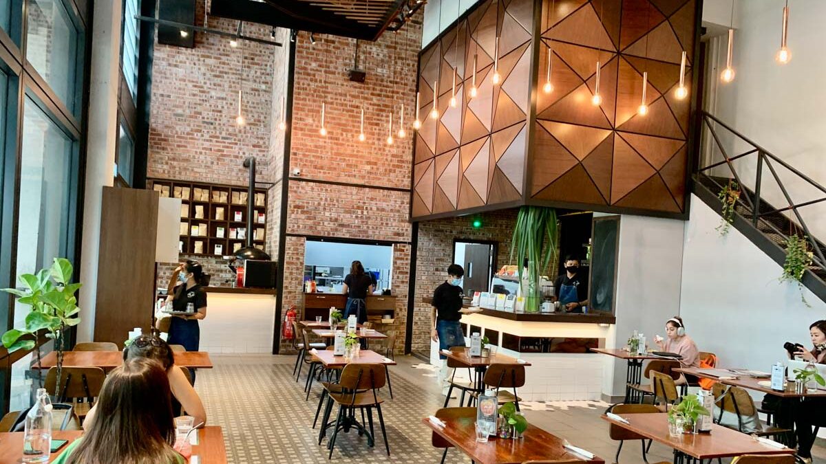 【Ra-Ft Café】淹れたてのコーヒーと西洋風ブランチを開放感ある空間で楽しむ